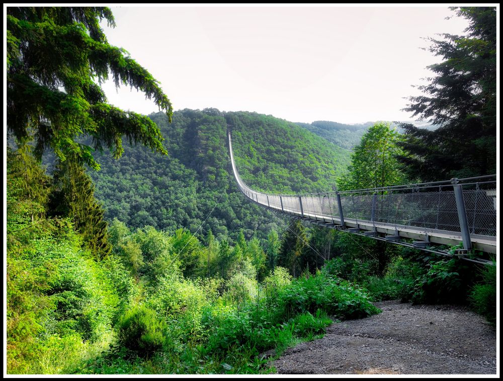 über das Tal Foto & Bild | architektur, deutschland, europe Bilder auf ...