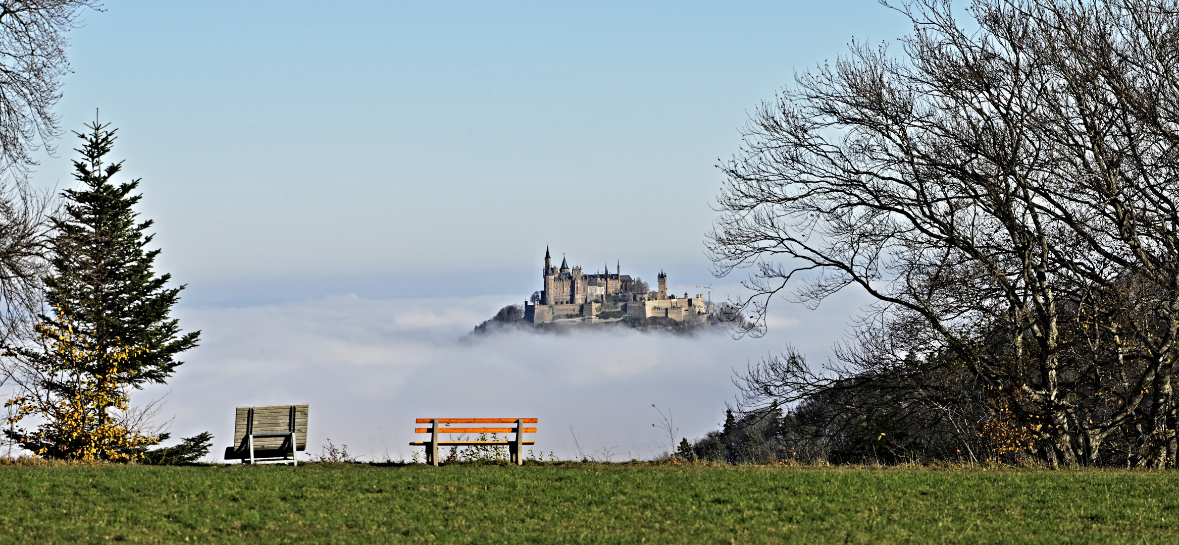 Über dem Nebel Foto & Bild | architektur, landschaft, schlösser ...