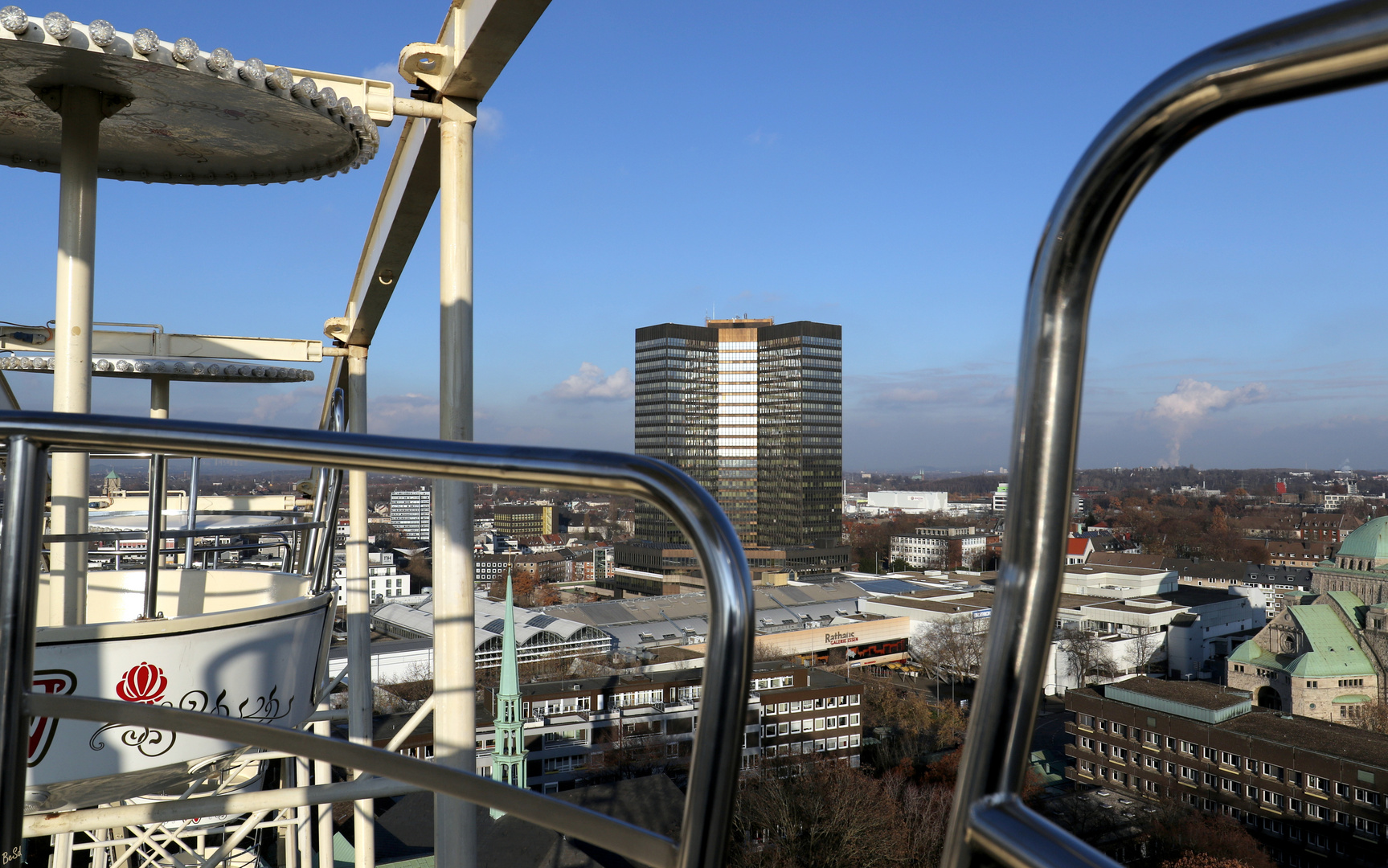 Über den Dächern der Stadt.... Foto & Bild | world, riesenrad ...