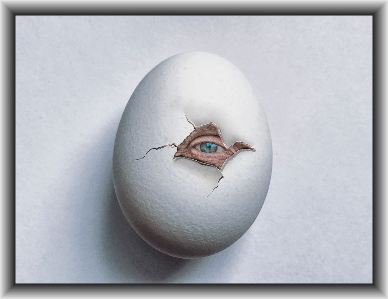 Überraschungsei Foto & Bild | surreal, digiart, fotomontage Bilder auf fotocommunity