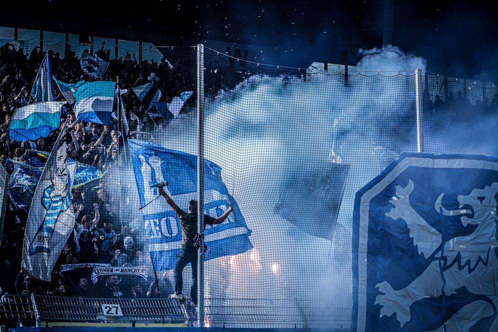 Ultras zurück im Stadion...... Foto & Bild | sport, ballsport, fußball ...