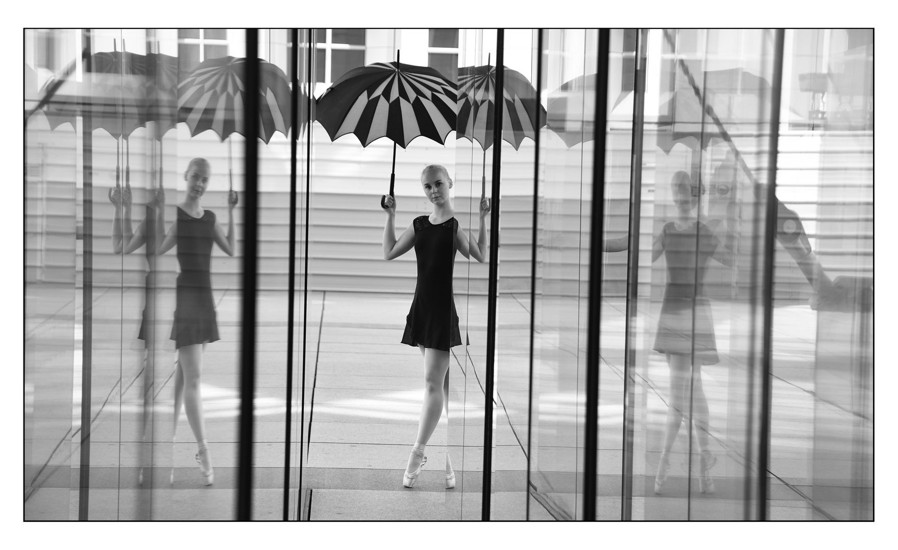 umbrella-dance Foto & Bild | portrait, kunstfotografie & kultur, projekte Bilder auf fotocommunity