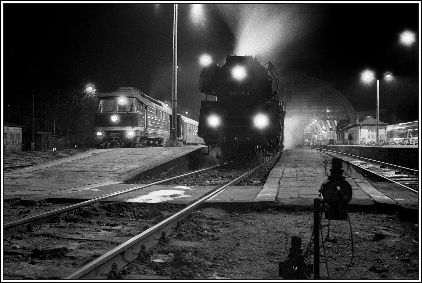 Umsteigen in Gera vom Ex 107 auf E 807 Foto & Bild | historische ...