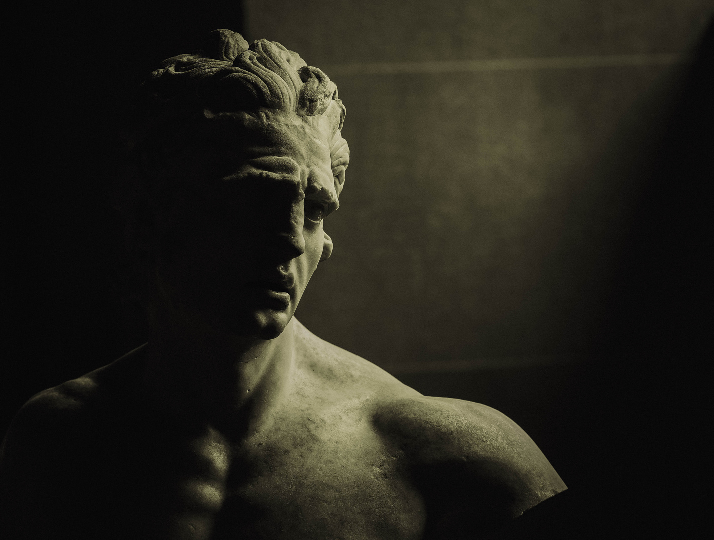 Un détail d'un Centaure marin portant un silène / Louvre photo et image ...