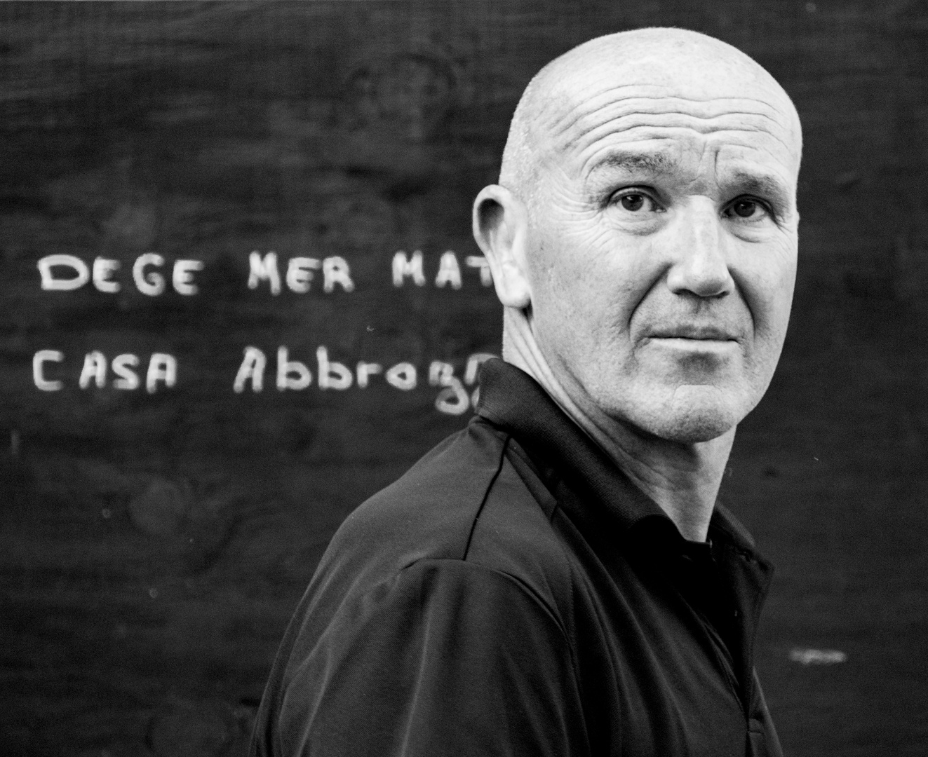 Un regard soucieux photo et image | portraits, personnes, n&b Images ...