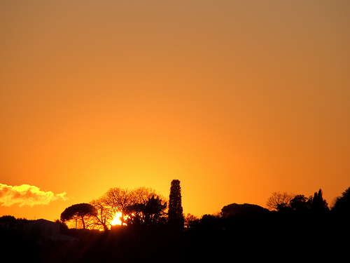 un tramonto color arancio Foto % Immagini| paesaggi, albe e tramonti ...
