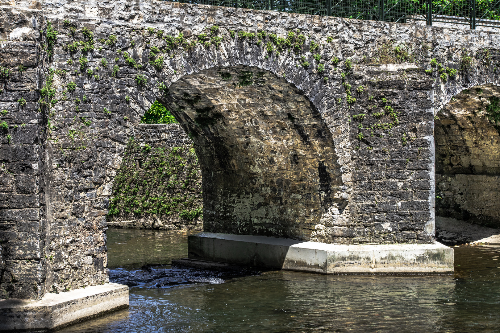 UN VIEUX PONT DE PIERRE photo et image | nature, fleuve, paysages ...