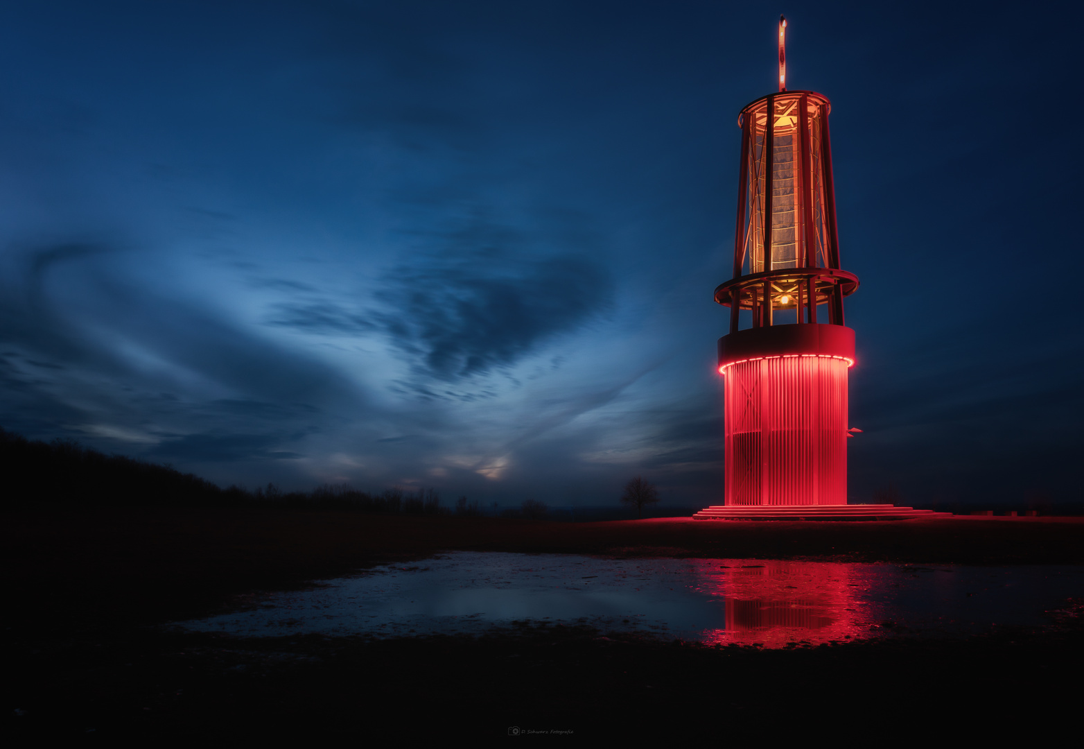 und er hat sein helles Licht bei der Nacht Foto & Bild | architektur ...