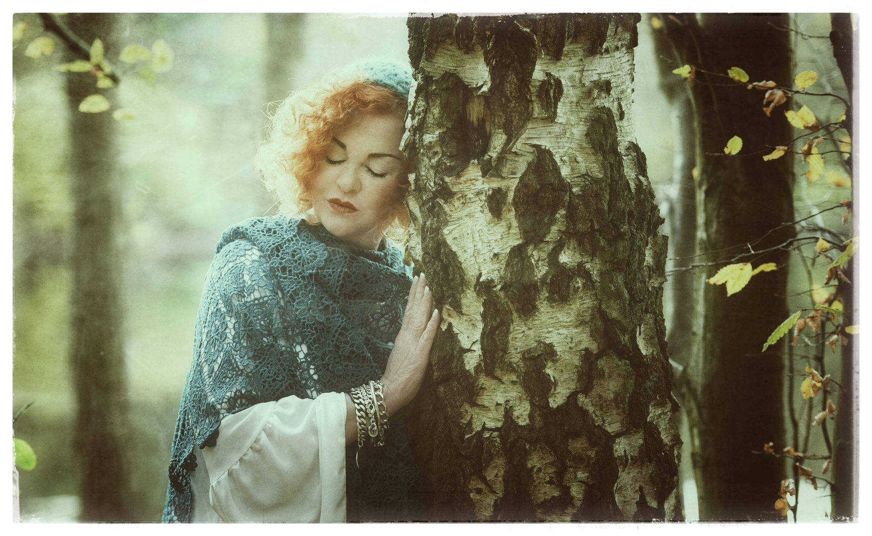 und ewig singen die Wälder Foto & Bild | outdoor, herbst, frau Bilder ...