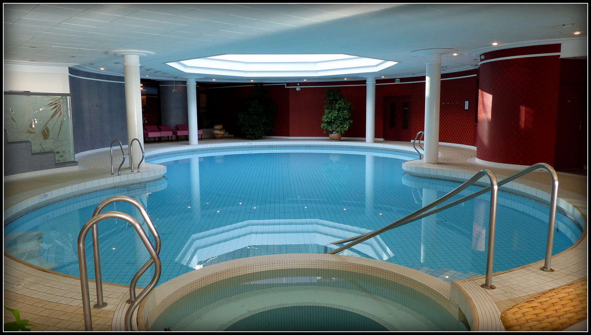 Une piscine photo et image | europe, france, architecture Images ...