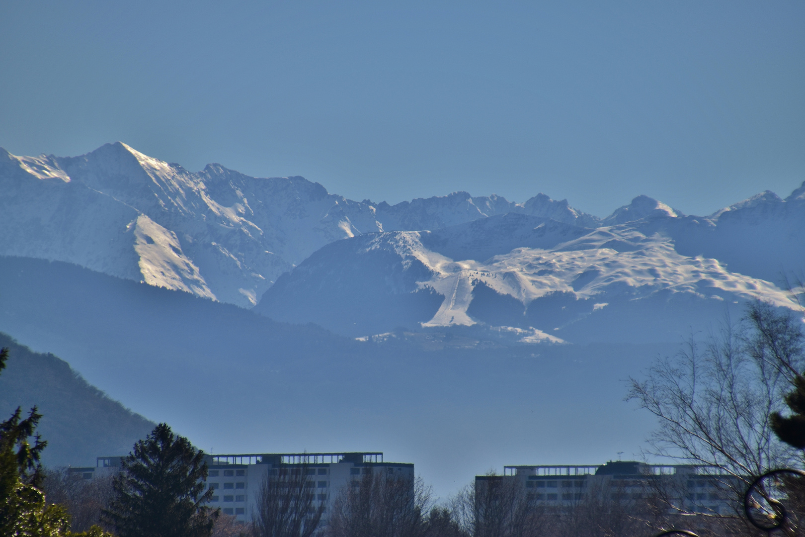 Une vue de mon balcon.....( Massif de Beldonne) photo et image ...