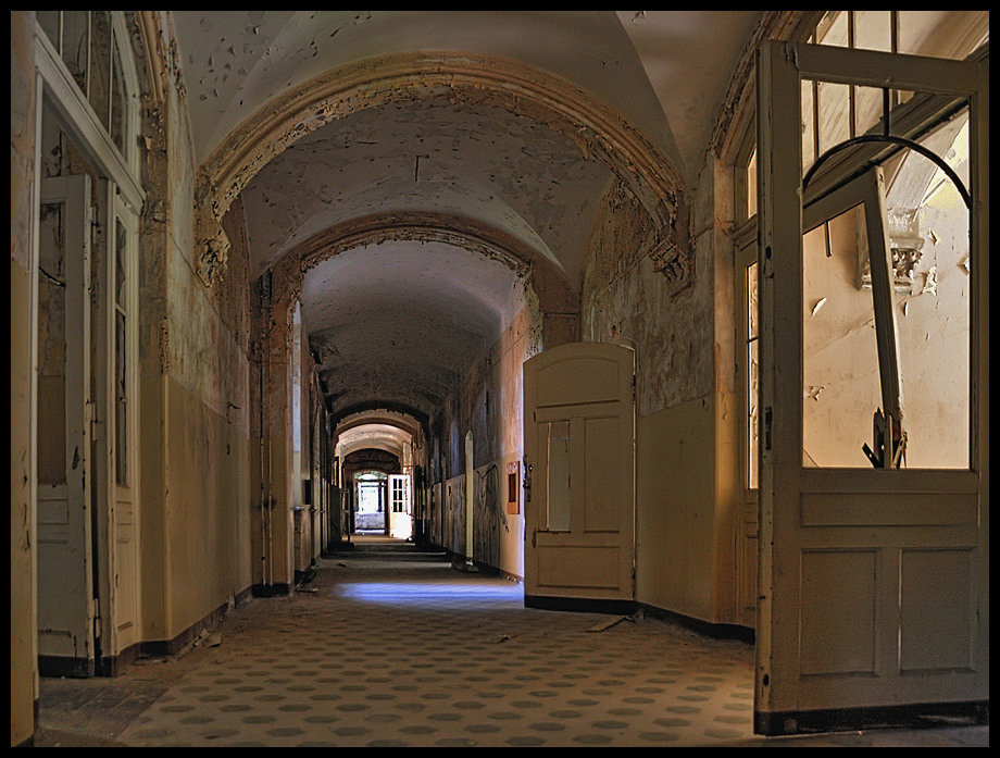 Unheimlich Foto & Bild | beelitz - heilstätte, world Bilder auf ...