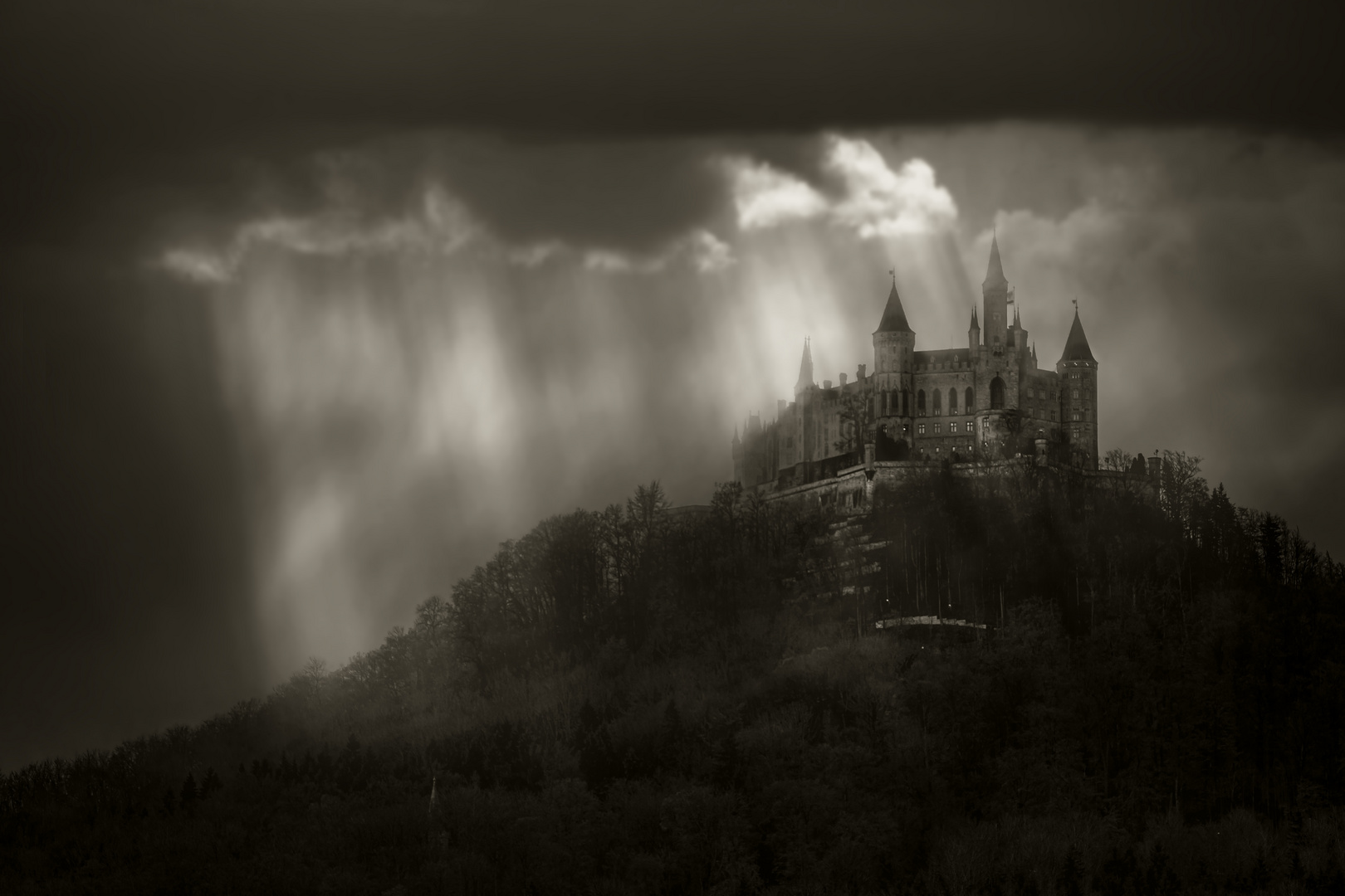 Unheimlich ist's wieder... Foto & Bild | spezial, wolken, composing ...