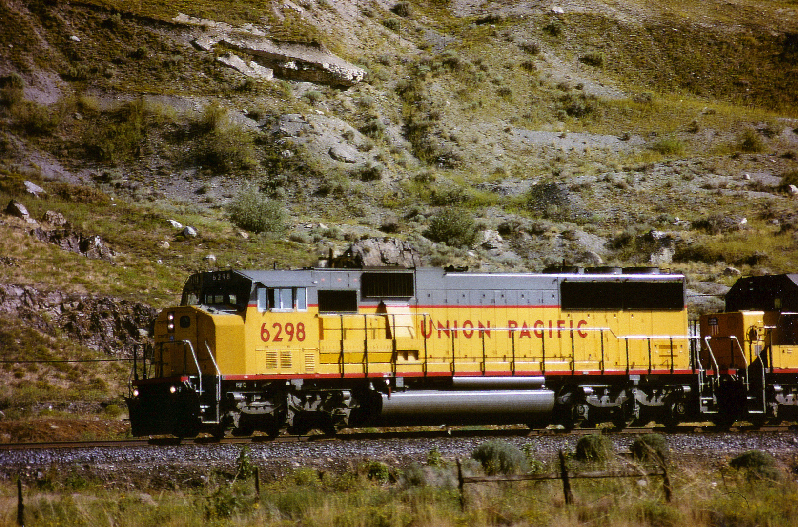 Union Pacific EMD SD60M #6298 als Frontlok eines langen Containerzuges... Foto & Bild | dampf ...