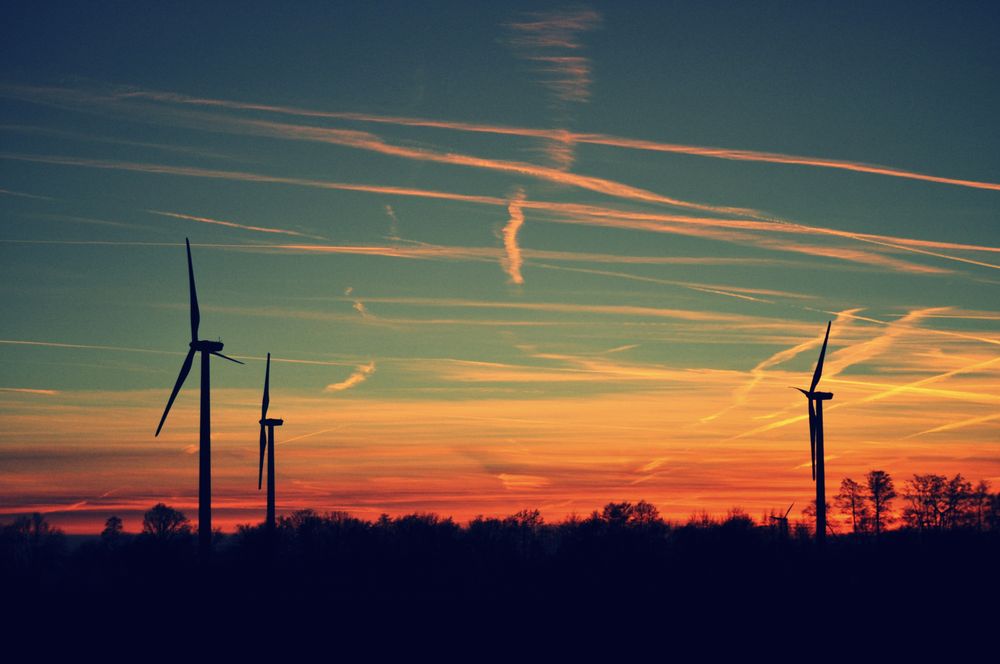 Uns dämmert, die Windkraft bringts Foto & Bild | industrie und technik ...