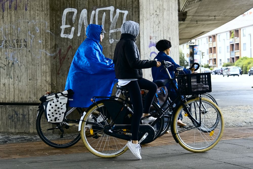 Unter BRÜCKEN Foto & Bild | streetfotografie mit menschen, konzept- fotografie, bearbeitungs ...