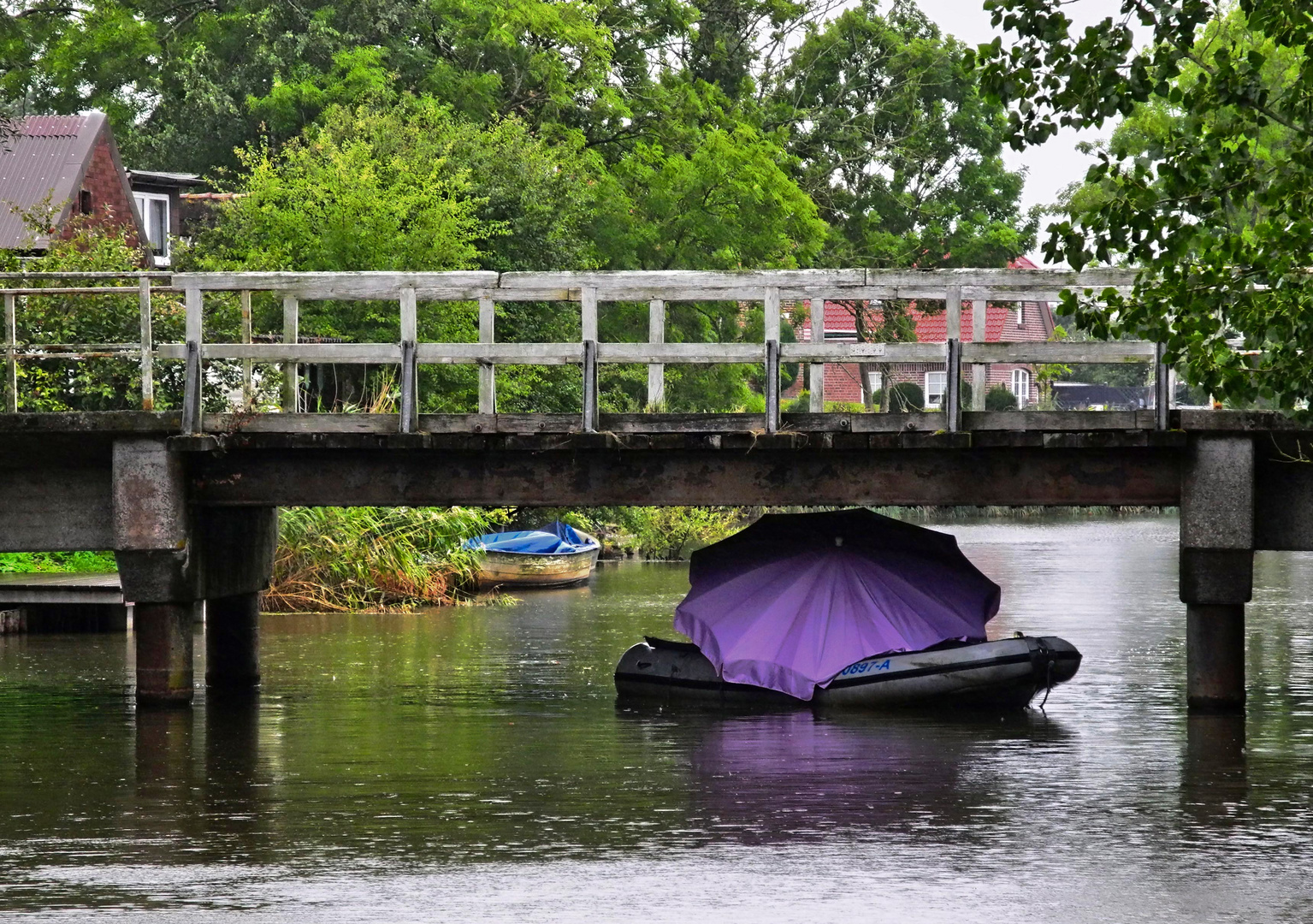 Unter der Brücke Foto & Bild | architektur, landschaft, straßen ...