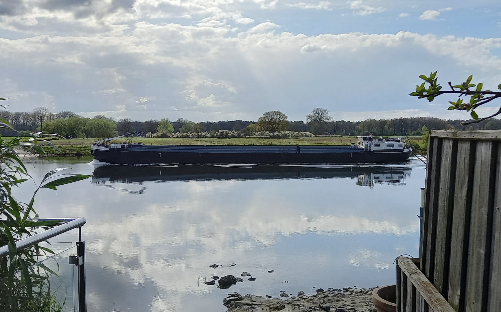 Unterwegs auf der Maas Foto & Bild | landschaft, schiffe und seewege ...