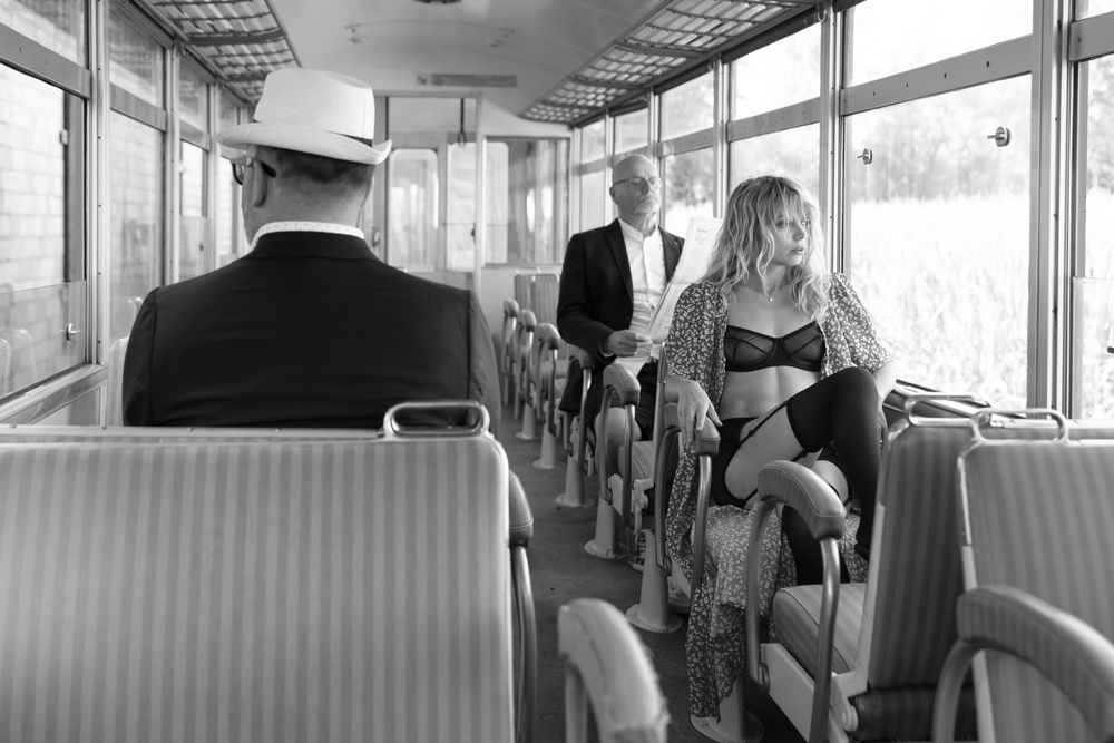 unterwegs im Zug Foto & Bild | streetfotografie mit menschen, kommunikation; grafik; szenen ...