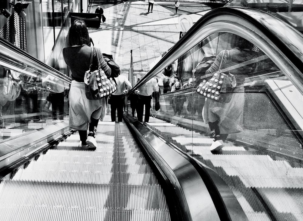 Upside down Foto % Immagini| street photography, photography, street ...