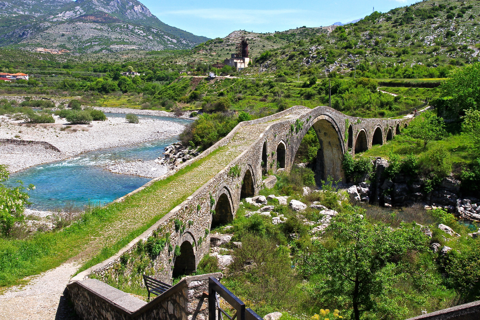 Ura e Mesit Foto & Bild | architektur, europe, balkans Bilder auf ...