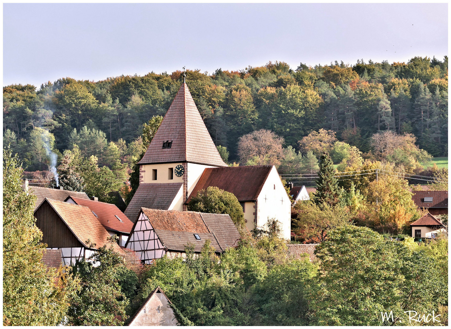 Urphar am Main mit seiner alten Wehrkirche Foto & Bild | oktober, bäume ...
