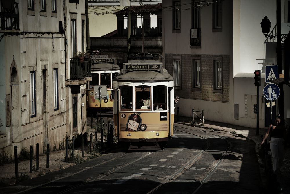 V O R A U S S C H A U Foto & Bild | europe, portugal, streetfotografie mit menschen Bilder auf ...