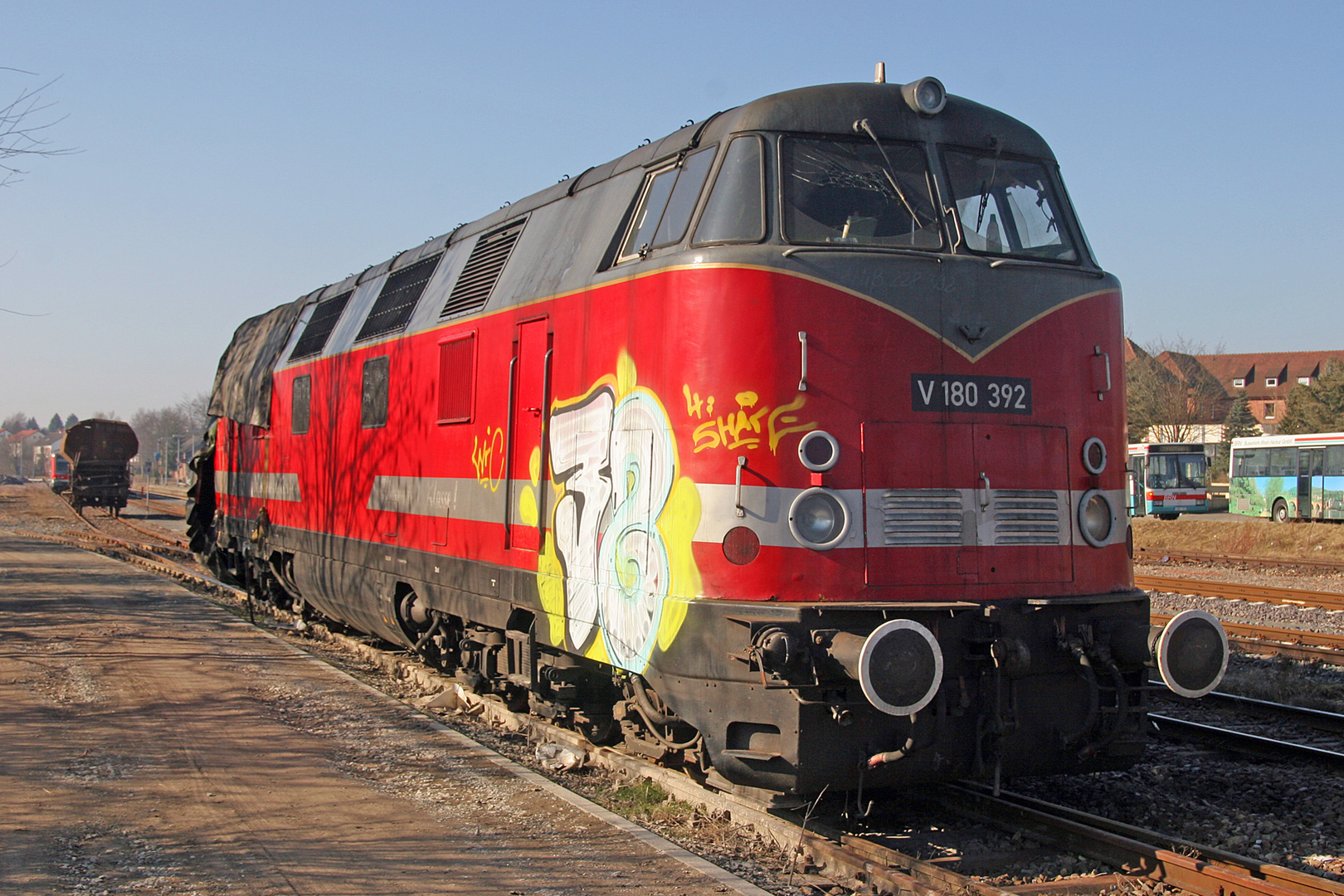 V180 392 nach Unfall in Walldürn Foto & Bild | bahnhof, deutschland ...