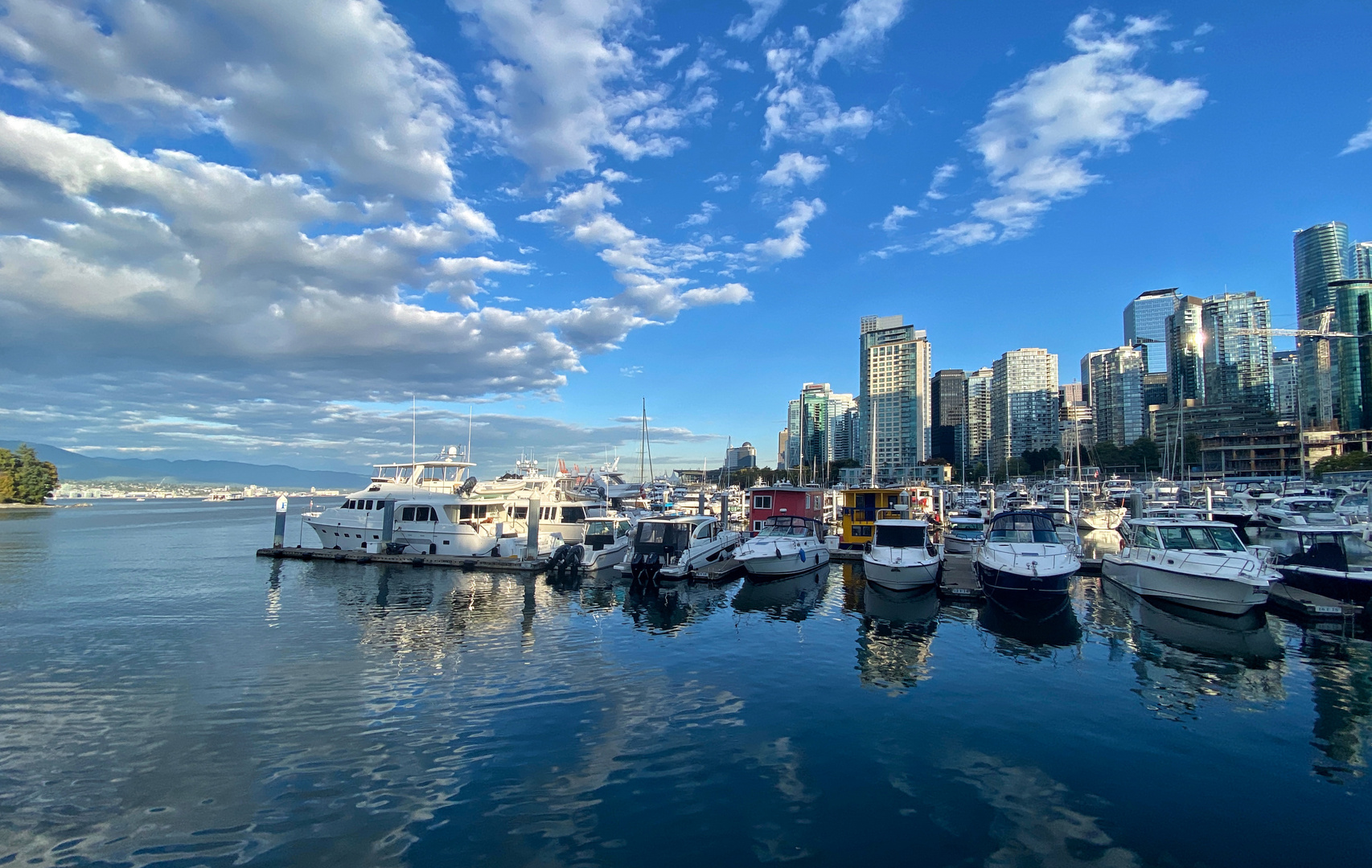 Vancouver Harbour Foto & Bild | hafen, alaska, spiegelung Bilder auf ...