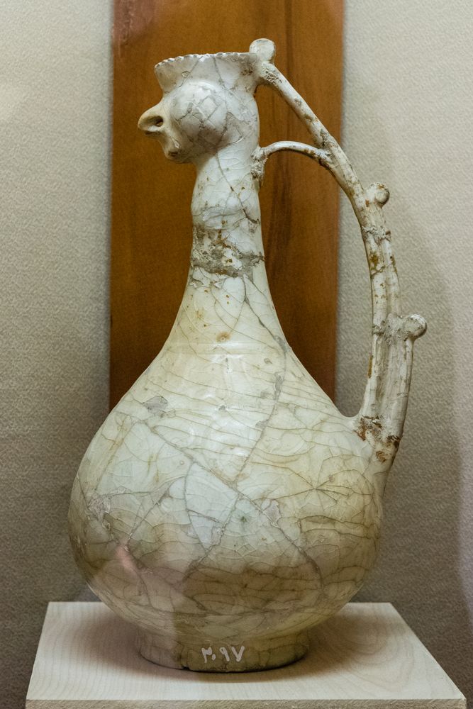 Vase in Form eines Huhns Foto & Bild | vase, museum, huhn Bilder auf ...