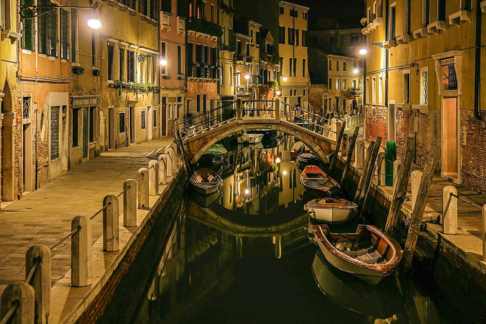 Venedig bei Nacht Foto & Bild | europe, italy, vatican city, s marino, italy Bilder auf ...