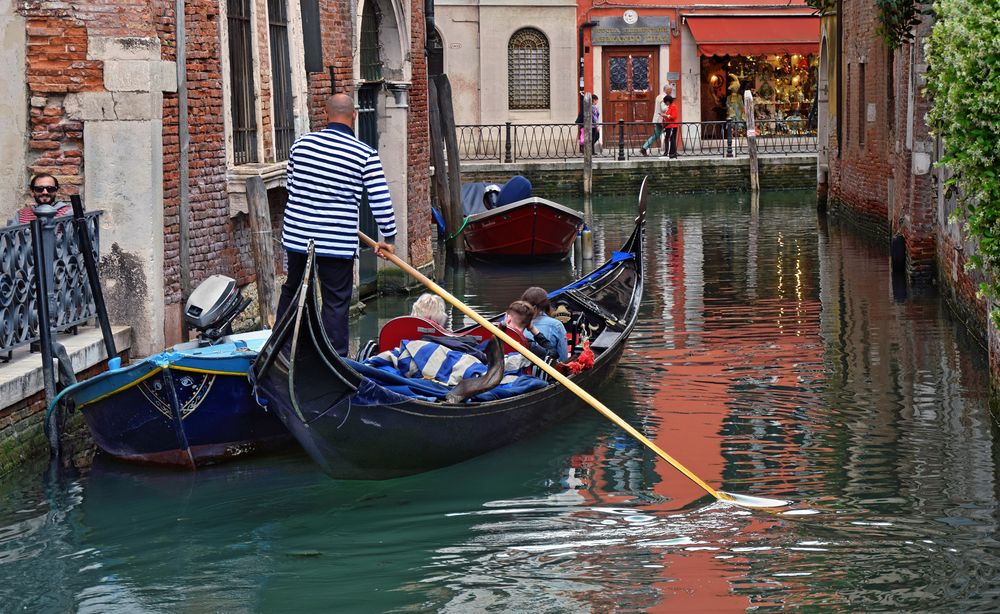 VENEDIG - Gondoliere - Foto & Bild | city, italy, street Bilder auf fotocommunity