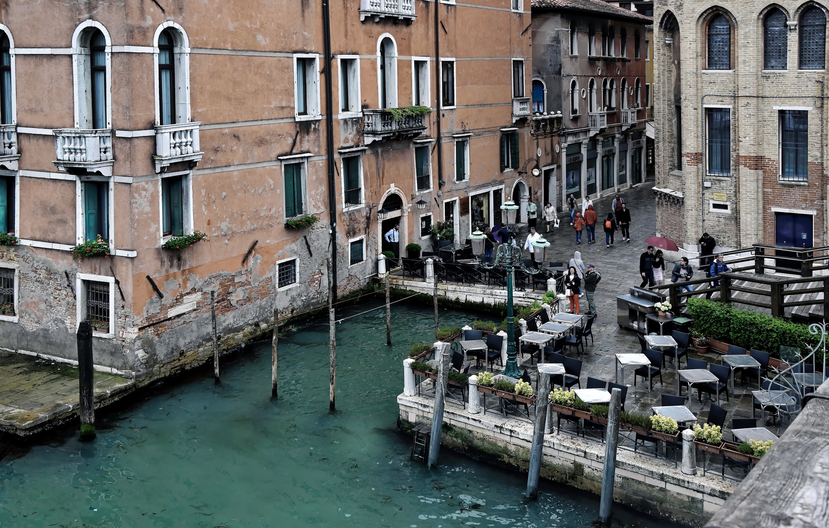 Venedig zu Fuß im Regen Foto & Bild | italy, world, venezia Bilder auf fotocommunity