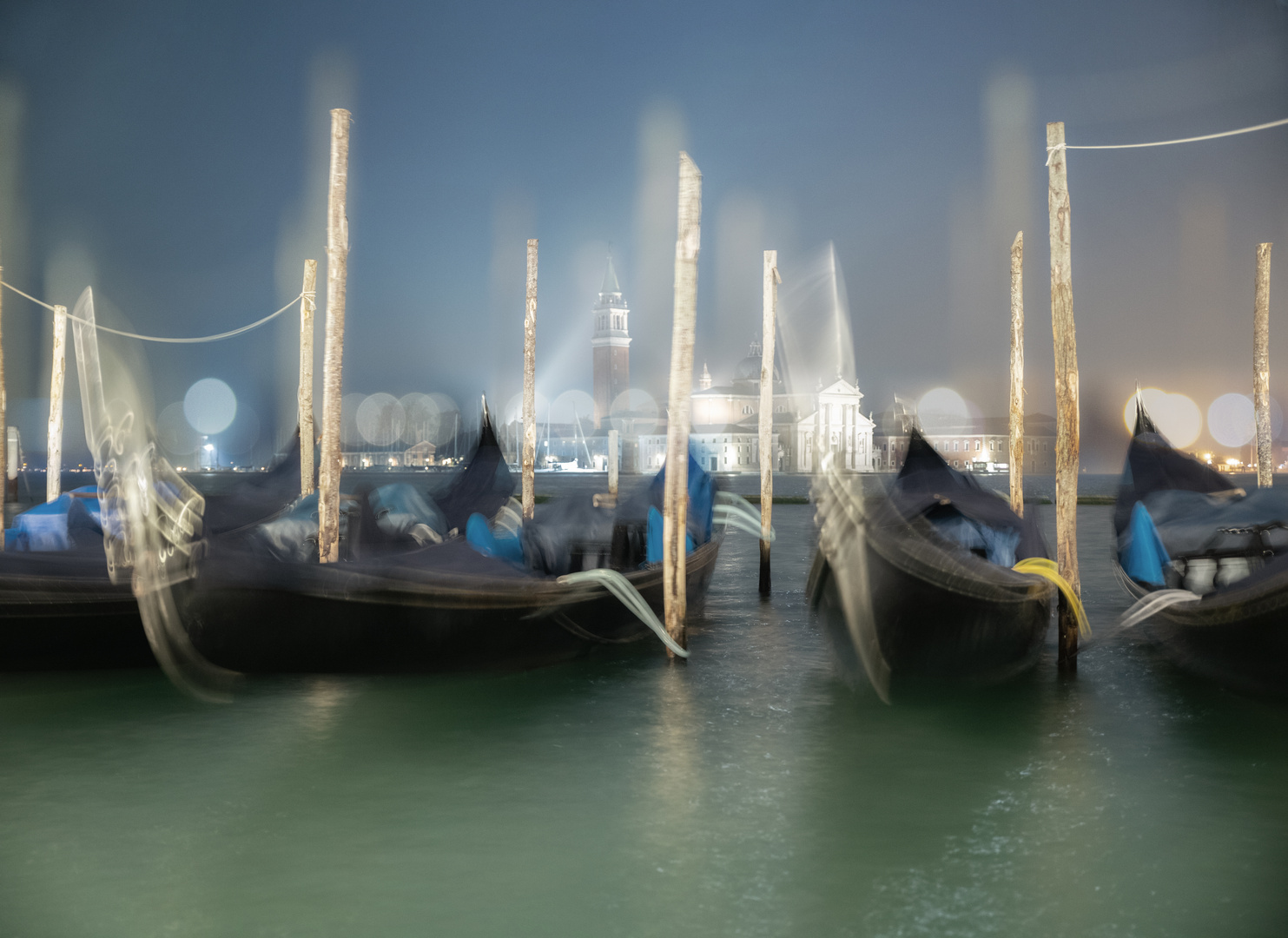 Venezianische Gondeln Foto & Bild | italy, world, spezial Bilder auf ...