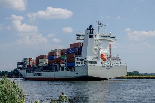 Containerschiffe Bilder & Fotos