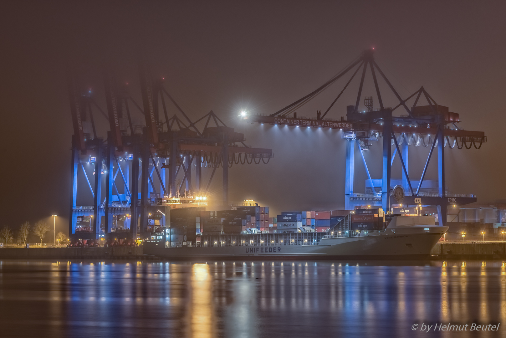 VERA RAMBOW @ Terminal Altenwerder Foto & Bild | hh hafen@night ...
