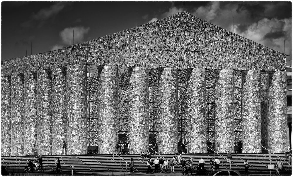 Verbotene Bücher Foto & Bild | dokumentation, monochrome, kunst Bilder ...