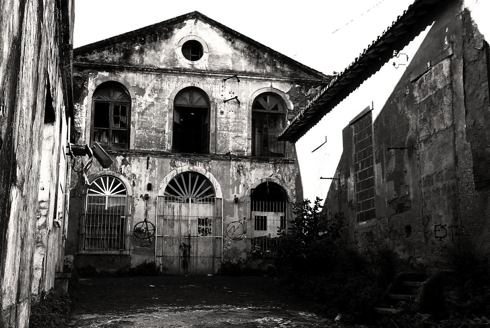 Verlassen Foto & Bild | architektur, lost places, marode Bilder auf ...