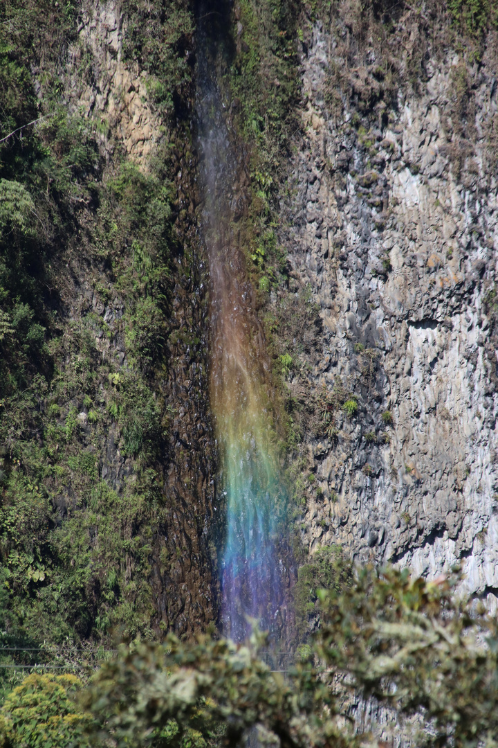 Vertical Rainbow Foto & Bild | south america, ecuador, die elemente ...