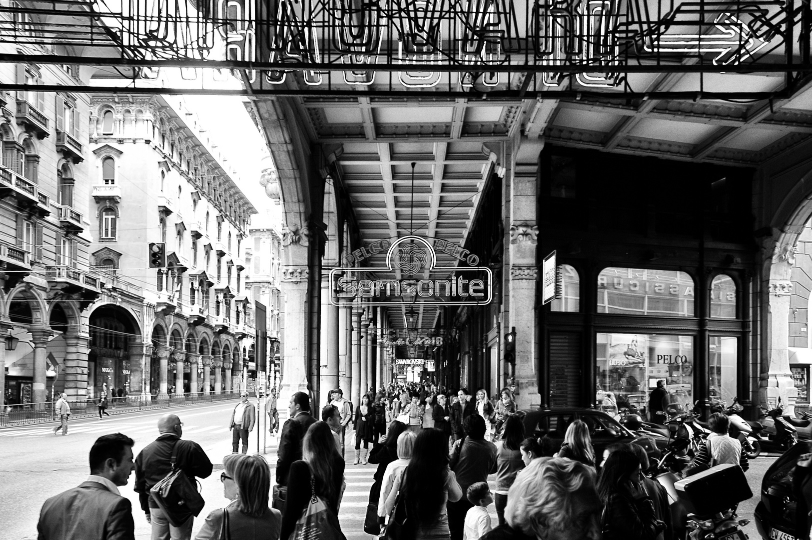 Via XX Settembre Genova Foto & Bild | streets & people, street, outdoor ...
