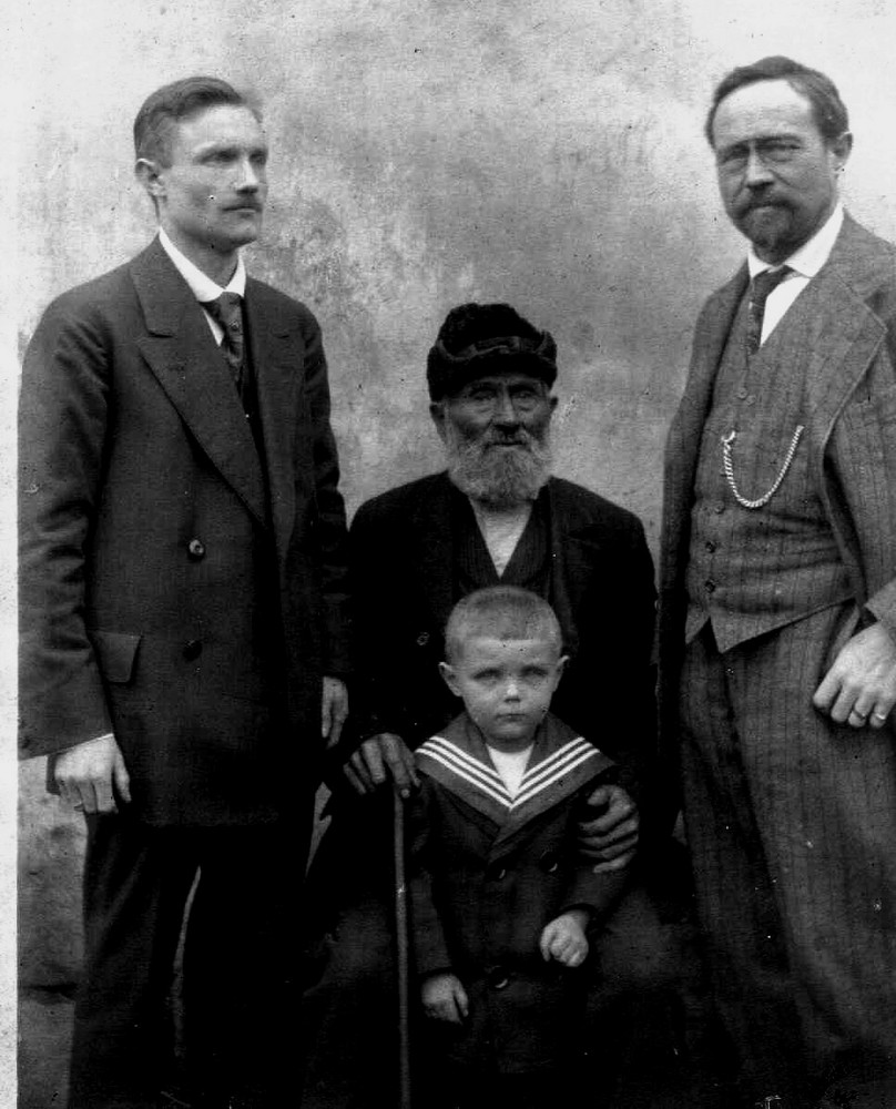 vier Generationen - die letzten drei davon Lehrer Foto & Bild | erwachsene, mehrere menschen ...