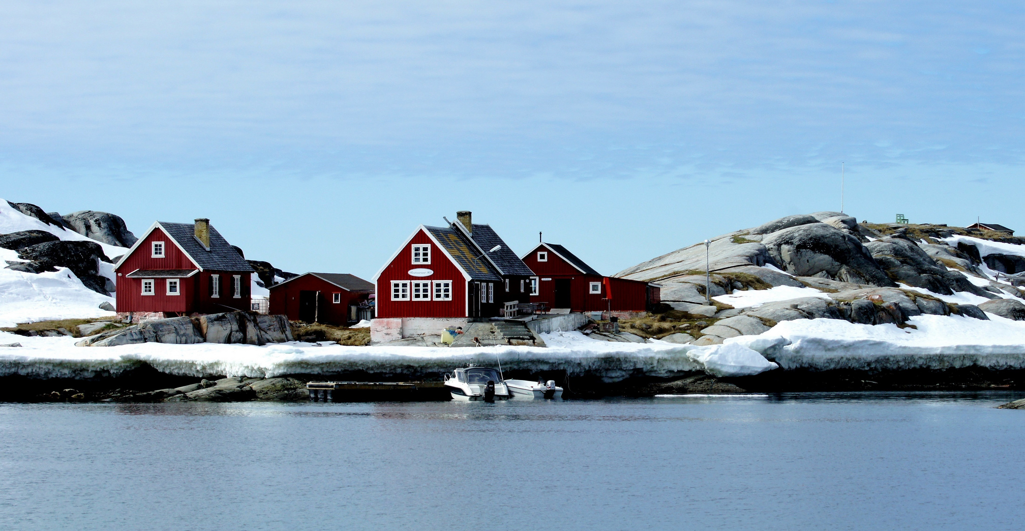 village rouge au pays Froid photo et image | special, animations ...
