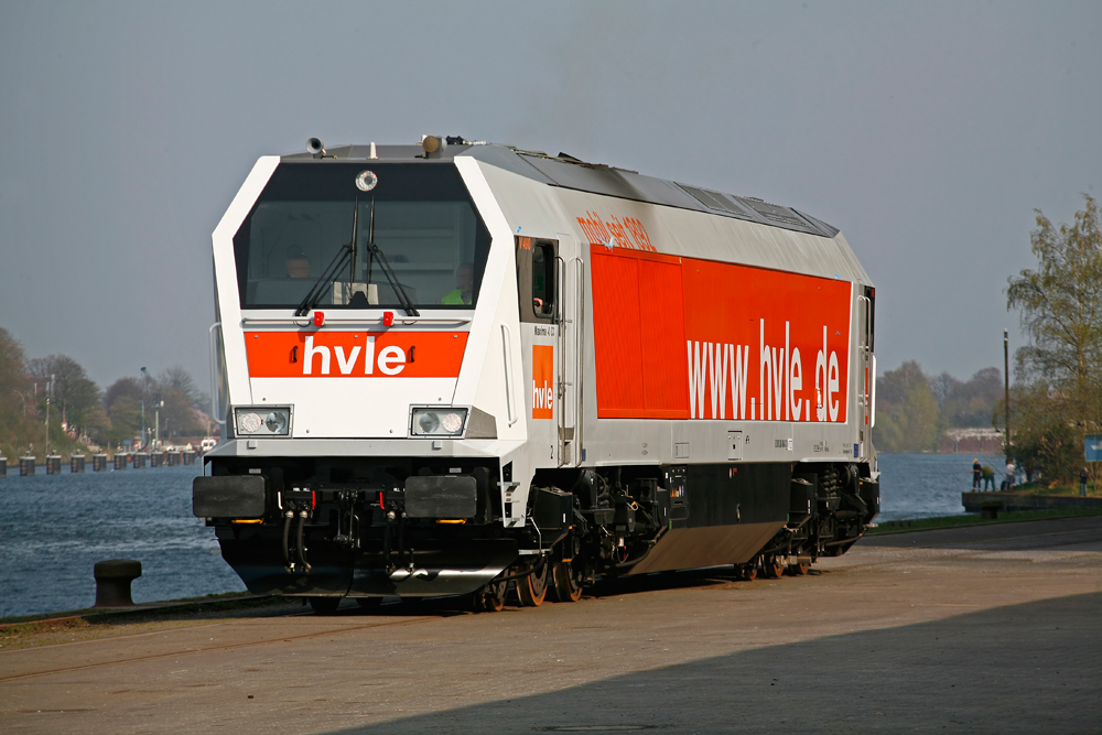 Voith Maxima 40 CC (V 490) am Nord-Ostsee-Kanal Foto & Bild | eisenbahn ...