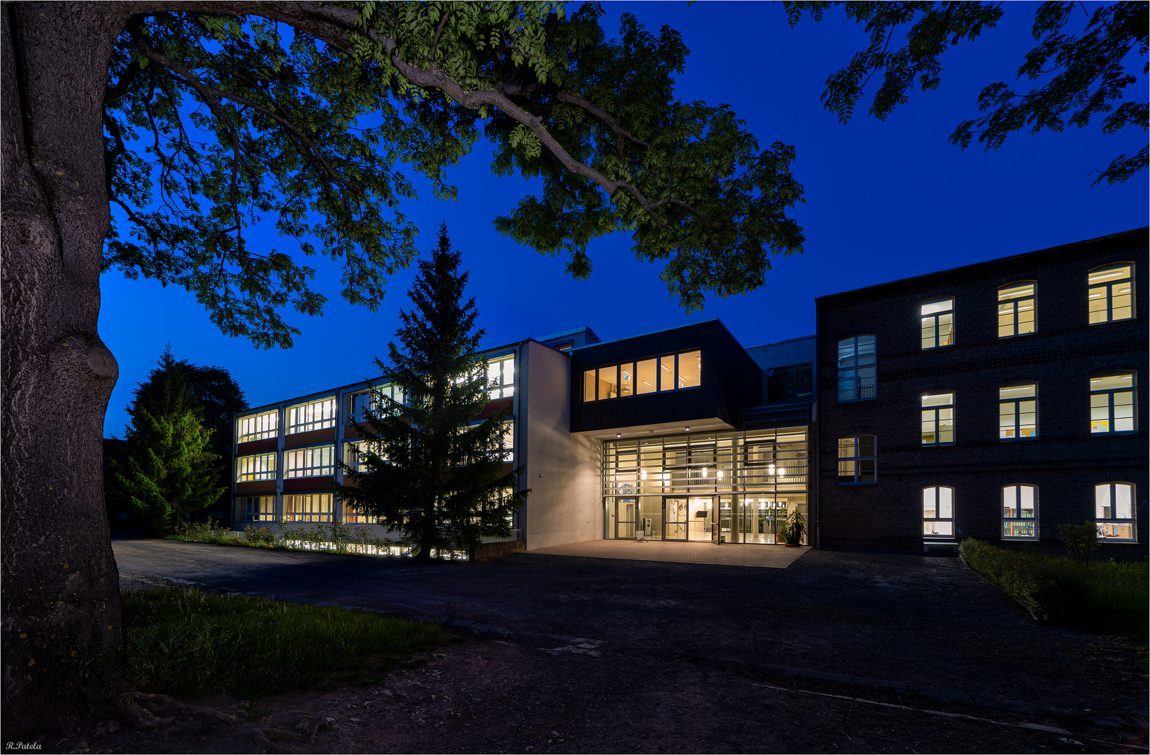 Volle Pulle... Foto & Bild | nachtaufnahme, blaue stunde, slnf Bilder ...