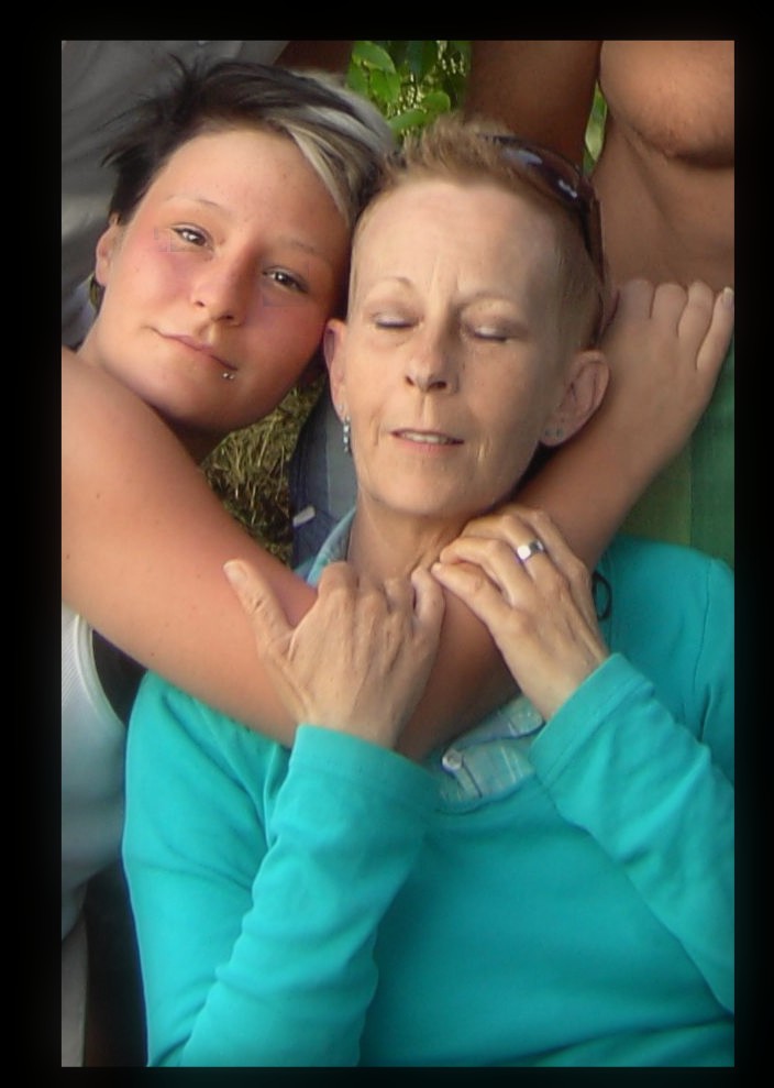 Vom Krebs gezeichnet aber noch voller Hoffnung Foto & Bild | erwachsene, kinder und erwachsene ...