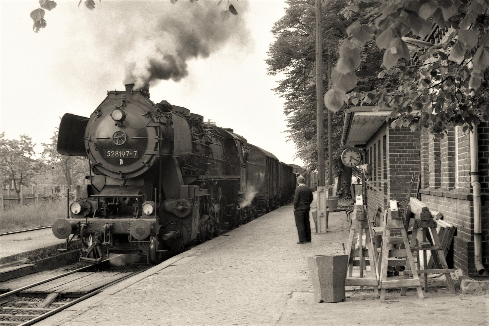 Vor der Abfahrt in Peitz Foto & Bild | bahn, eisenbahn, fahrzeuge ...