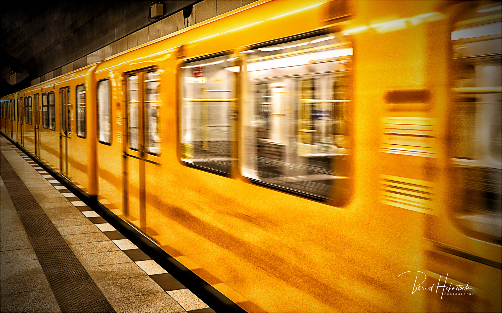 Vorsicht bei der Abfahrt .... Foto & Bild | fotos, nacht, berlin Bilder ...