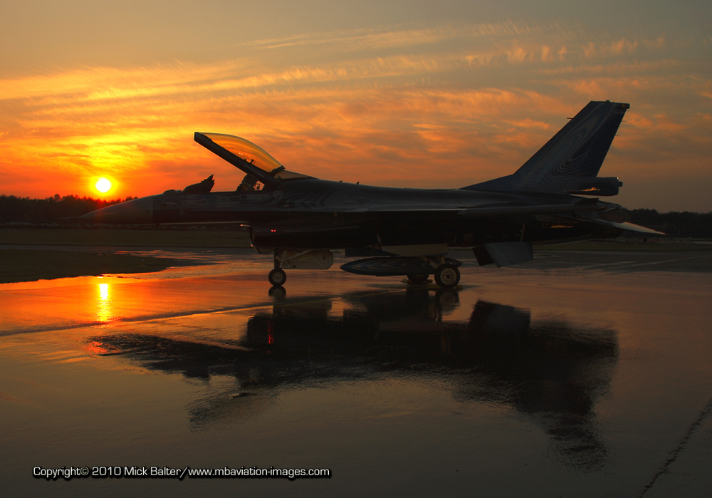 VORTEX Sunset.... F-16 Demo Team - Kleine Brogel *** Foto & Bild ...
