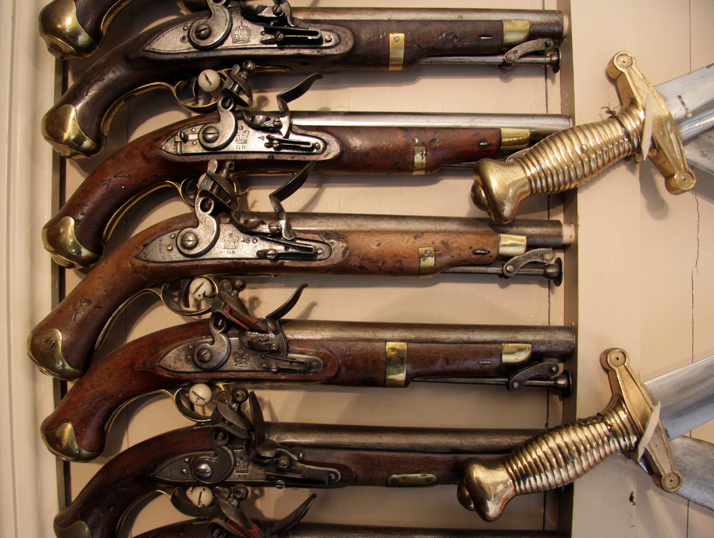 Waffensammlung Detail Foto & Bild | motive, pistolen, ayeshire Bilder auf fotocommunity