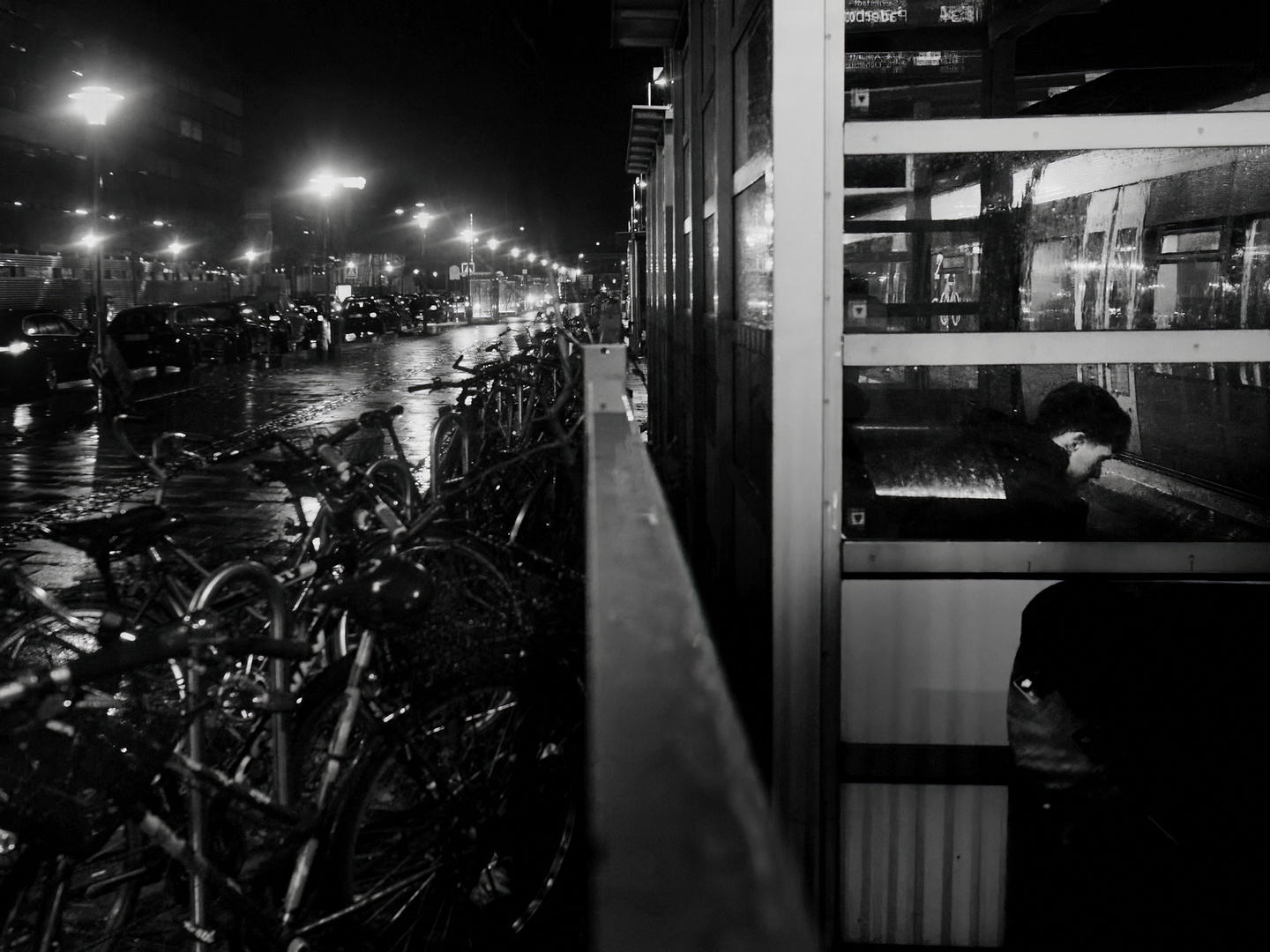 waiting for a train Foto & Bild | reportage dokumentation, streetfotografie mit menschen ...